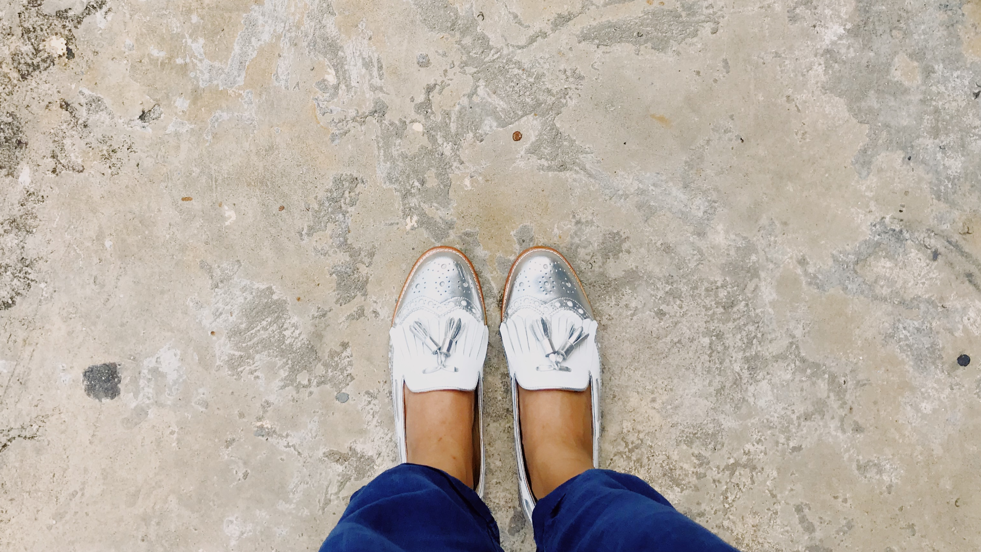 Waarom je NU metallic loafers in je kast wil hebben - MonStyle